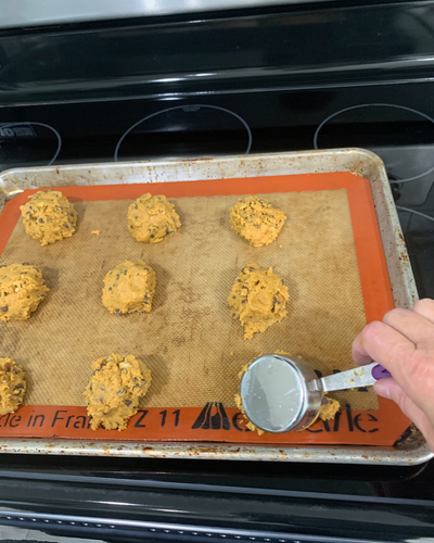 Walnut Chocolate Chip Pumpkin Cookies